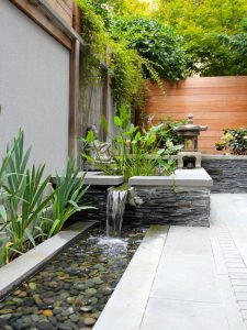 42 Nature-Inspired Drainage Garden To Looks Beautiful | Housetodecor.com