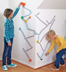 35 Clever Kids Wall Ideas For Interactive Play | Housetodecor.com