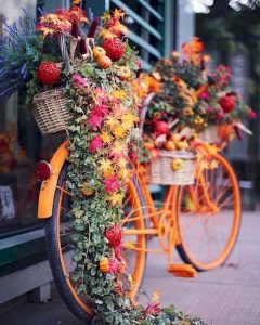 27 Creative Spring Garden Decorating Ideas You'll Love | Housetodecor.com