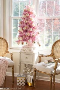30 Cute Pink Christmas Tree Decor Ideas | Housetodecor.com