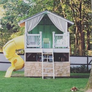 22 Fun DIY Treehouse Ideas With Play Area | Housetodecor.com