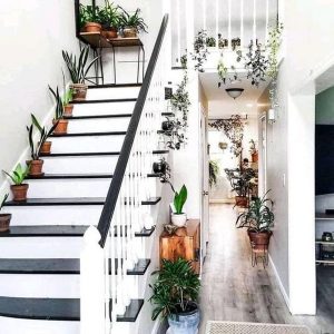 23 Beautiful Staircase Design Ideas With Plants | Housetodecor.com
