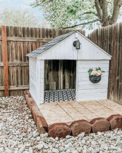 20 Creative DIY Dog Playhouse Ideas For Outdoors | Housetodecor.com