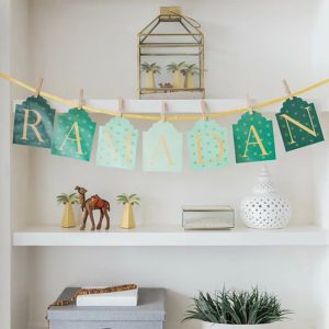 20 Easy DIY Ramadan Banner Ideas You Need To Try | Housetodecor.com