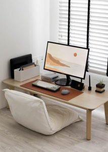 10 Cozy And Relaxing Floor Desks For Workspace | Housetodecor.com