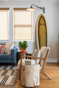 23 Beach Style Living Rooms With Surf Decor | Housetodecor.com
